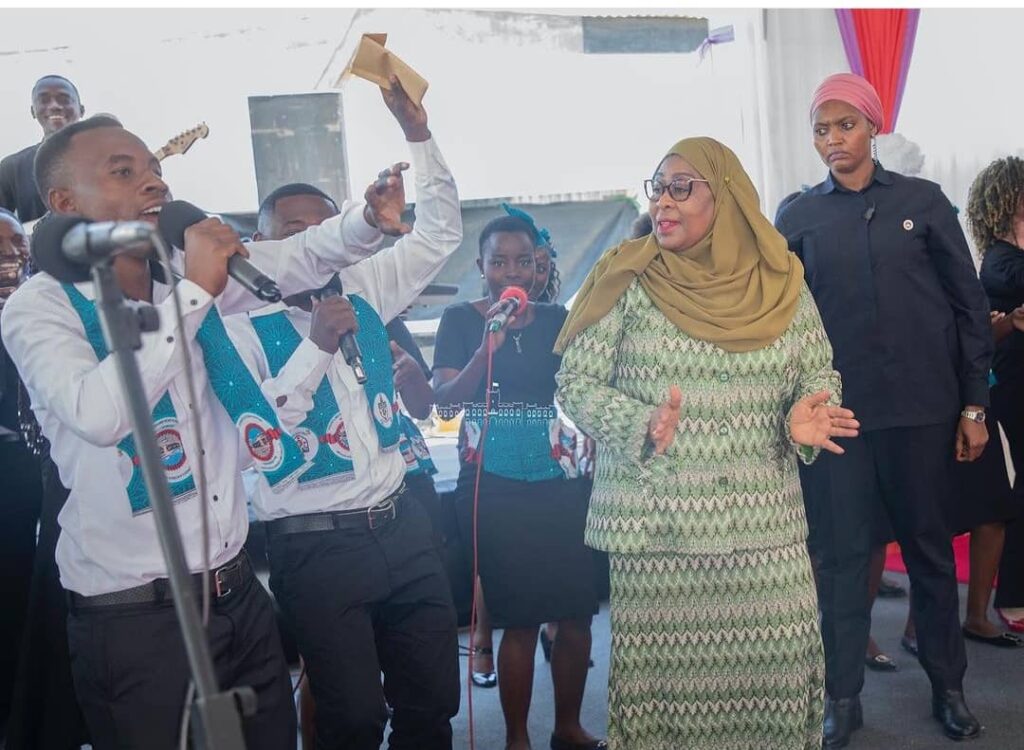 RAIS SAMIA AZINDUA JENGO LA KITEGA UCHUMI LA KANISA ANGLIKANA TANZANIA ...