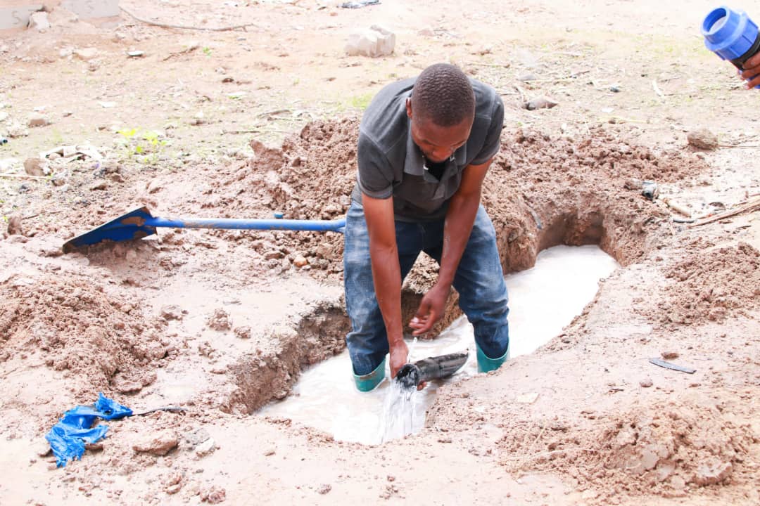 DUWASA YAENDELEA NA MATENGENEZO MABOMBA YALIYOPASUKA. - New Times Tanzania