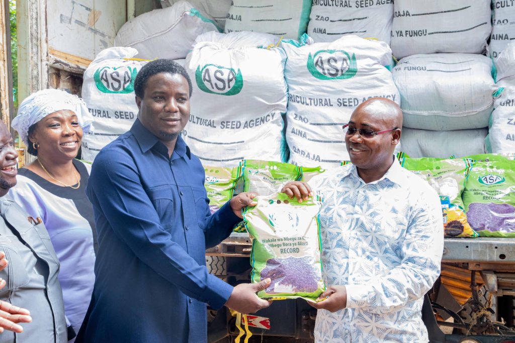 SILINDE AZINDUA USAMBAZAJI WA MBEGU ZA RUZUKU ZA ALIZETI MSIMU WA 2023/ ...